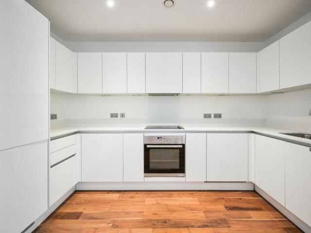Beaufort Court, Maygrove Road, West Hampstead, London NW6, 3 bed flat to rent, £3,800 pcm | PrimeLocation