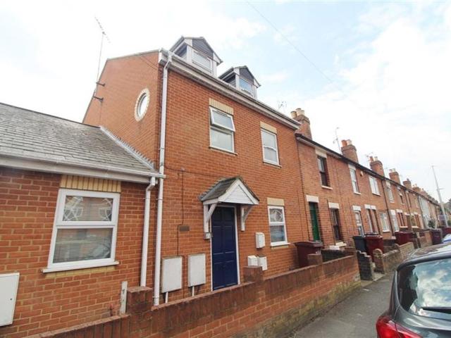 Beaufort Court, Reading RG4, Studio to rent, £800 pcm | PrimeLocation
