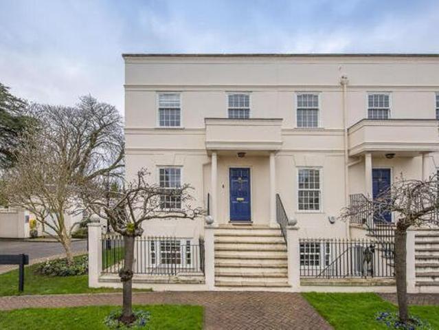 Beaufort Close, London, 4 Bedroom End
