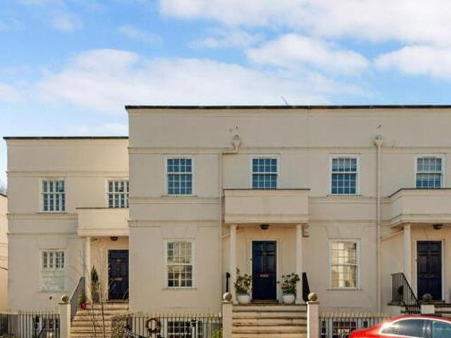 Beaufort Close, London, 4 Bedroom Town