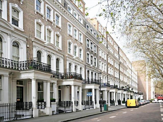 Beaufort Gardens, Knightsbridge. SW3, Studio to rent, £1,600 pcm | PrimeLocation
