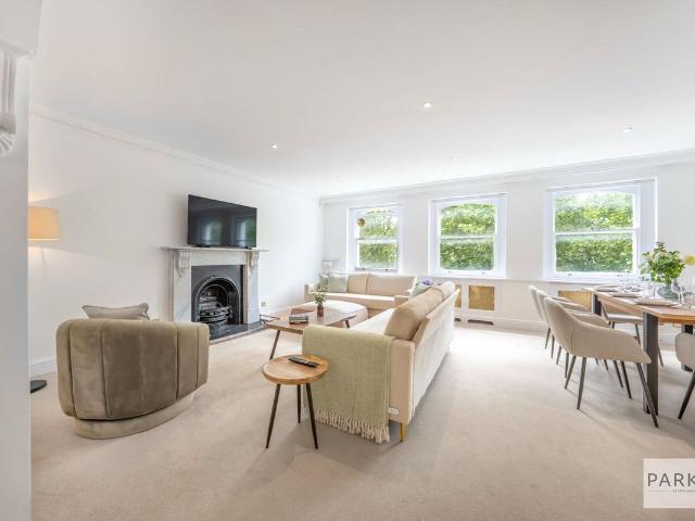 Beaufort Gardens, London SW3, 3 bed flat to rent, £7,500 pcm | PrimeLocation