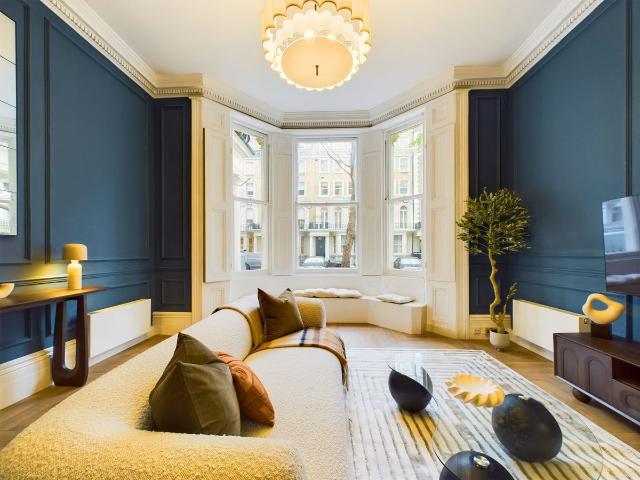 Beaufort Gardens, London SW3, 2 bed flat to rent, £12,350 pcm | PrimeLocation