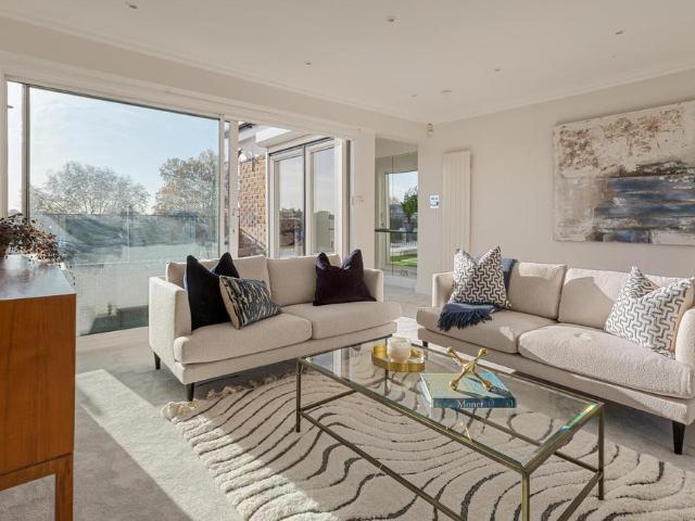 Beaufort Gardens, SW3 2 bed apartment to rent £8,000 pcm £1,846 pw