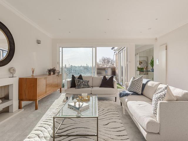 Beaufort Gardens SW3, 2 bed flat to rent, £8,000 pcm | PrimeLocation