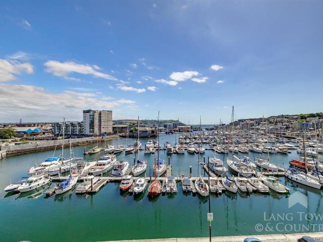 Beaufort House, Mariners Court, Lower Street, Plymouth PL4, 2 bed flat to rent, £1,350 pcm | PrimeLocation