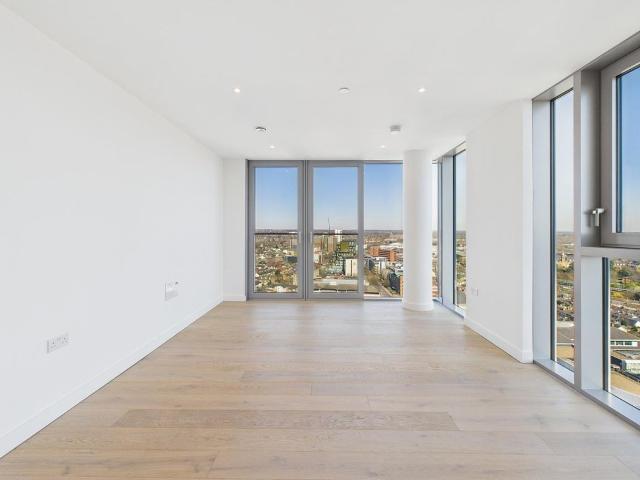 Beaufort Park, Aerodrome Road NW9, 2 bed flat to rent, £2,500 pcm | PrimeLocation