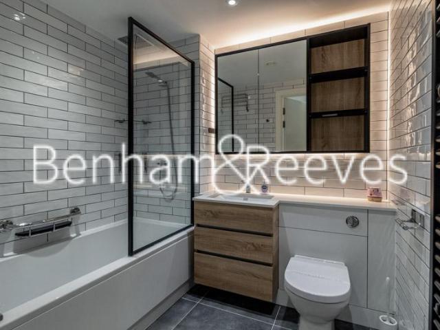 Beaufort Park, Beaufort Square NW9 3 bed apartment to rent £3,000 pcm £692 pw