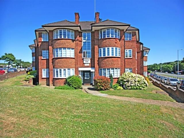 Beaufort Park, London NW11, 3 bed flat to rent, £2,400 pcm | PrimeLocation