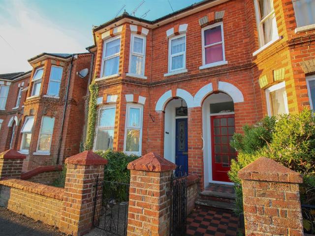 Beaufort Road, Farnham GU9, 3 bed semi detached house to rent, £2,150 pcm | PrimeLocation