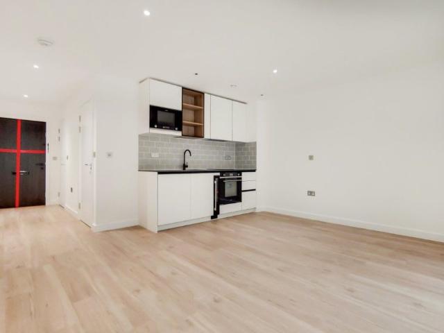 Beaufort Square, Colindale, London NW9, Studio to rent, £5,633 pcm | PrimeLocation