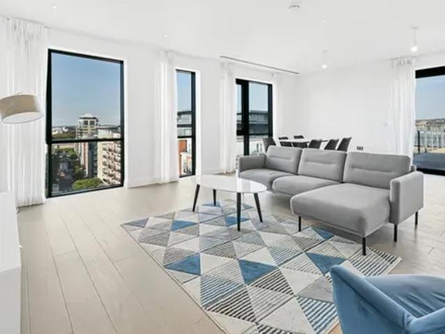 Beaufort Square, London, NW9 5XF, United Kingdom | 4 bed house for rent #167579829 | Rentberry