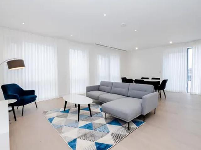 Beaufort Square, London, NW9 5XF, United Kingdom | 4 bed house for rent #167774602 | Rentberry