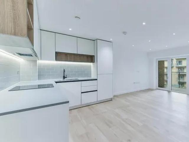 Beaufort Square, London, NW9 5YQ, United Kingdom | 1 bed apartment for rent #138930528 | Rentberry