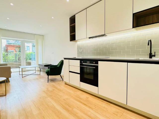 Beaufort Square, London NW9, 1 bed flat to rent, £1,650 pcm | PrimeLocation
