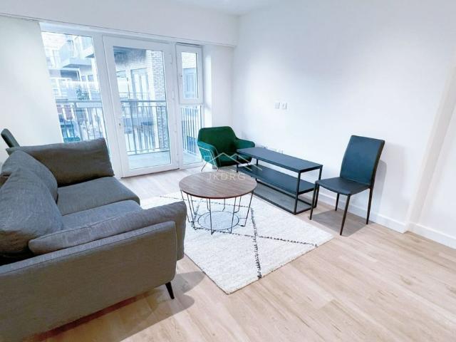 Beaufort Square, London NW9, 2 bed flat to rent, £2,550 pcm | PrimeLocation