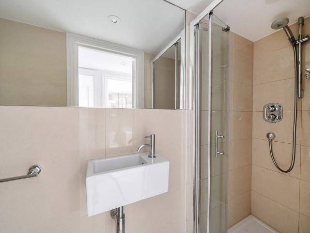 Beaufort Street, Chelsea, London SW3, 3 bed flat to rent, £8,500 pcm | PrimeLocation