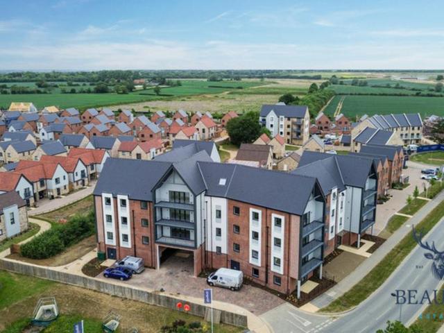 Beaulieu, Chelmsford CM1 2 bed apartment to rent £1,850 pcm £427 pw