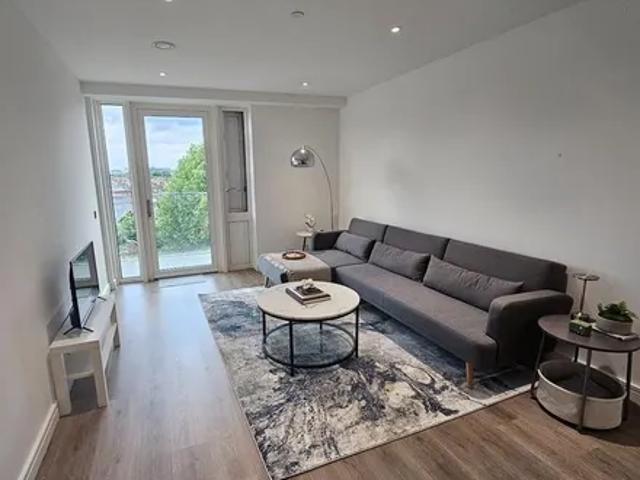 Beaulieu House, 15 Glenthorne Road, London, W6 0BU, United Kingdom | 2 bed apartment for rent #128946000 | Rentberry