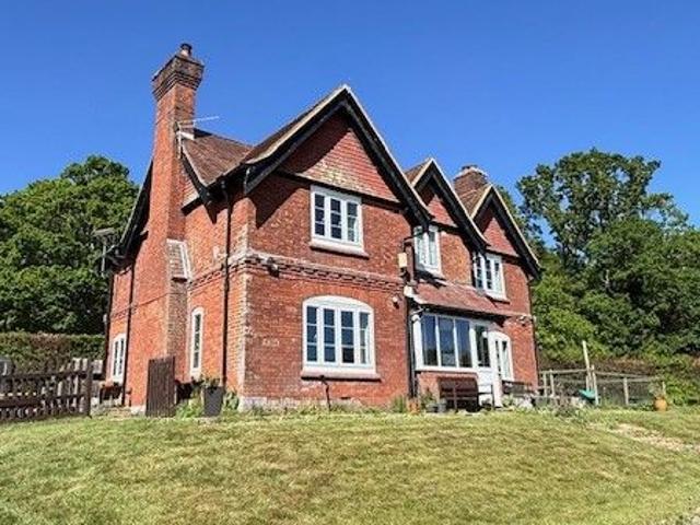 Beaulieu Road, Lyndhurst SO43, 3 bed detached house to rent, £2,500 pcm | PrimeLocation