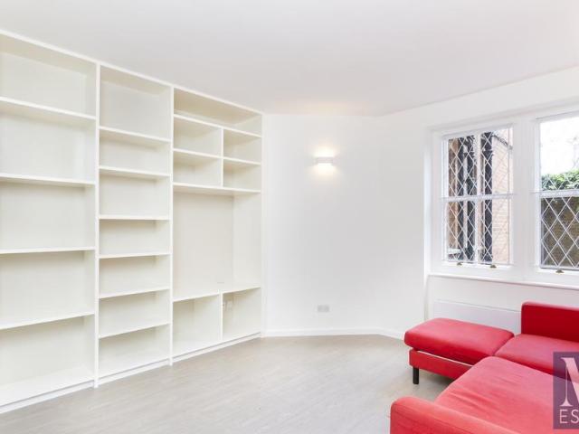 Beaumont Avenue, London W14 2 bed apartment to rent £3,000 pcm £692 pw