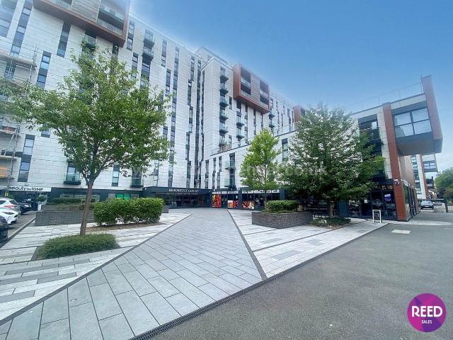 Beaumont Court, Victoria Avenue, Southend On Sea SS2, 2 bed flat to rent, £1,300 pcm | PrimeLocation
