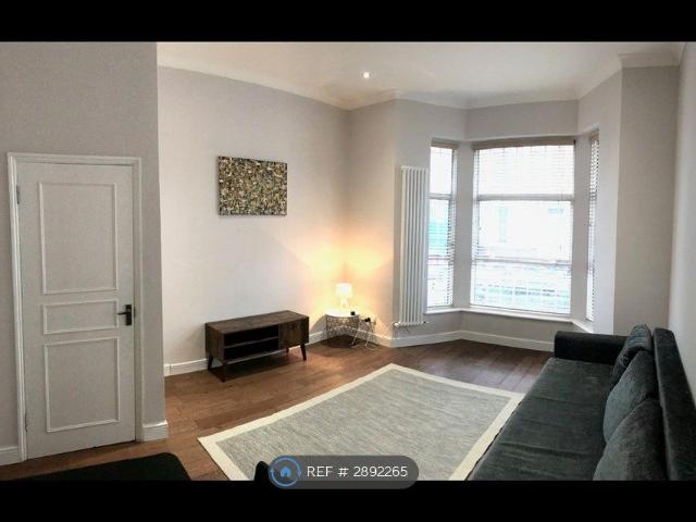 Beaumont Crescent, London W14, 1 bed flat to rent, £2,150 pcm | PrimeLocation