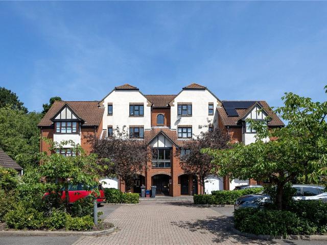 Beaumont Place, Isleworth TW7, 1 bed flat to rent, £1,350 pcm | PrimeLocation