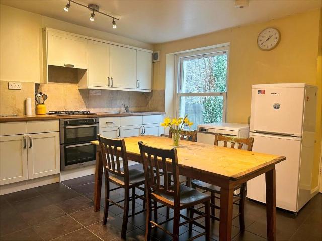 Beaumont Place, Plymouth PL4, 6 bed property to rent, £542 pcm | PrimeLocation
