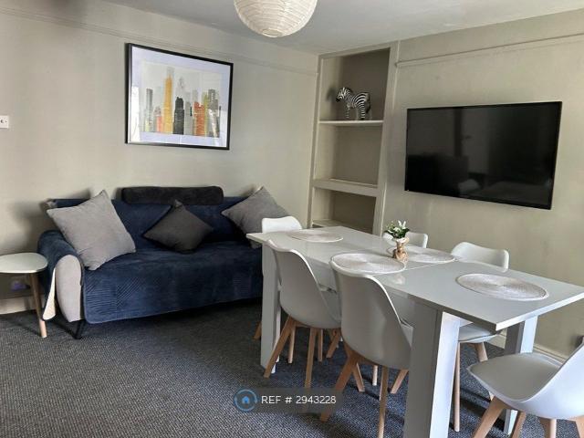 Beaumont Place, Plymouth PL4, Room to rent, £590 pcm | PrimeLocation