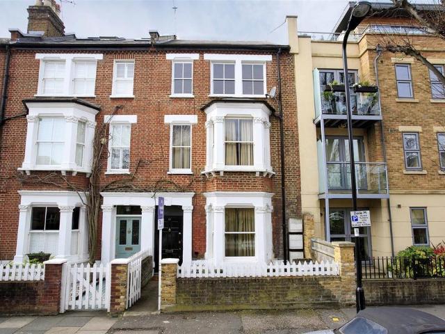 Beaumont Road London 2 bed apartment to rent £2,100 pcm £485 pw