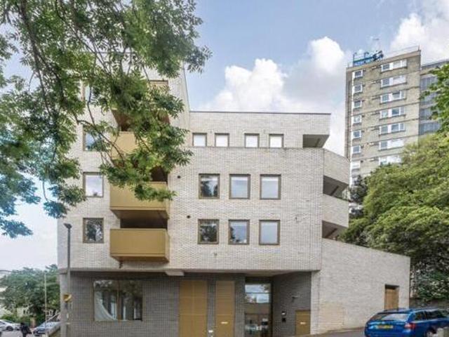 Beaumont Road, London, 2 Bedroom Flat