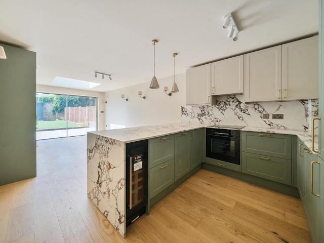 Beaumont Road London W4 4 bed terraced house to rent £4,750 pcm £1,096 pw