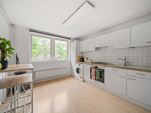 Beaumont Road, London SW19, 2 bed flat to rent, £2,400 pcm | PrimeLocation