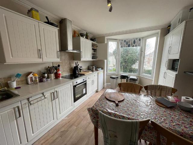 Beaumont Road, Plymouth PL4 6 bed house to rent £3,250 pcm £750 pw