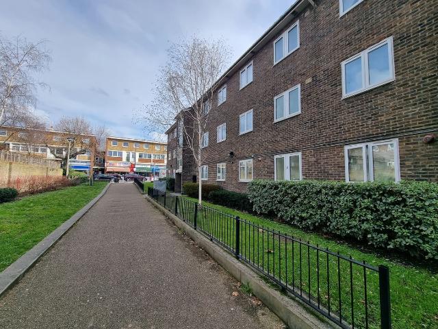 Beaumont Square, London E1, 4 bed flat to rent, £3,400 pcm | PrimeLocation