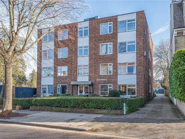 Beaumaris, Brownlow Road, London N11, 2 bed flat to rent, £1,750 pcm | PrimeLocation