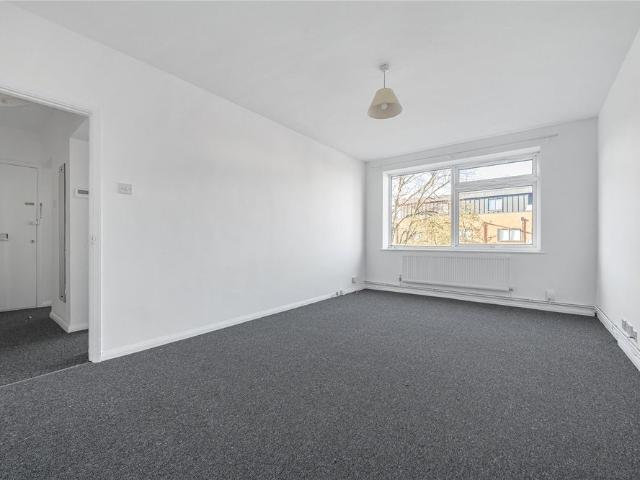 Beaumaris, N11, London