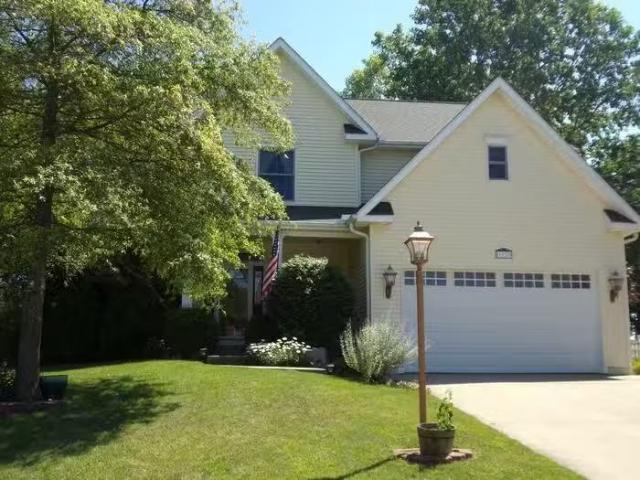 Beautiful 3 Bed 3.5 Bath Xenia Home! 1937 Laddie Ct
