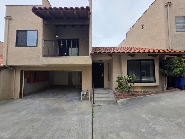 Beautiful 3 Bed, 2 Bath condo with 2 car garage & laundry