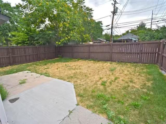 Beautiful 3 Bed 9th & 9th Home! No Deposit Option! 859 S Mccl.