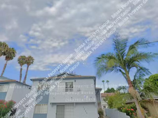 BEAUTIFUL 3 BEDROOM/2BATH WITH 1 DETACHED CAR GARAGE INCLUDED.