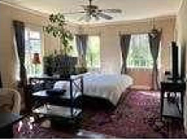 Beautiful 3 bedroom house in Oakland