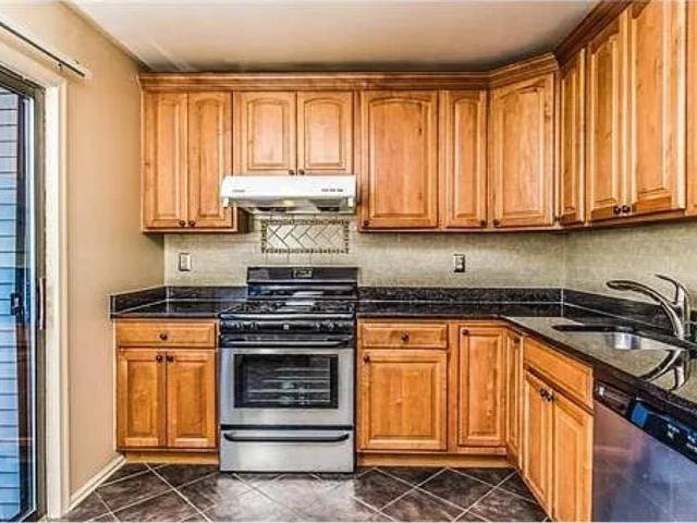 Beautiful 3 Bedroom Townhome