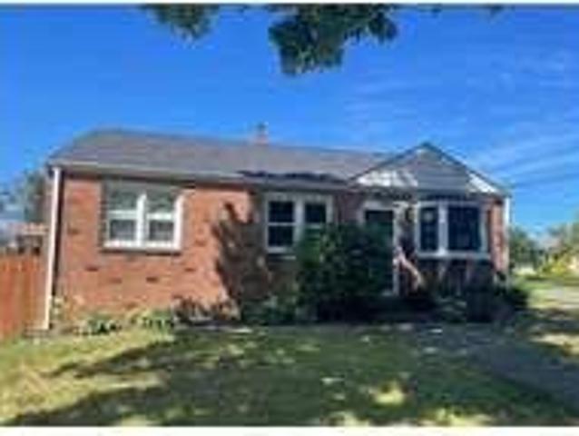 beautiful 3 bedroom, 1 bath renovated ranch