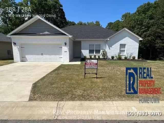 Beautiful 3 Bedroom 2 Bath! 4500 Western Woods Dr