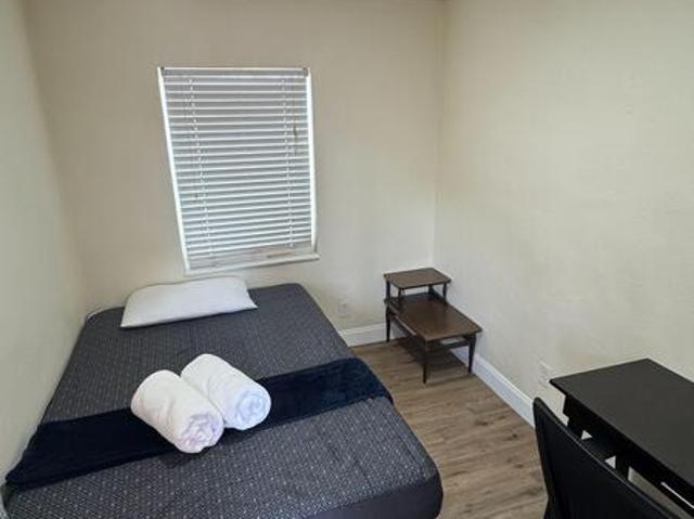 Beautiful 3 beds 1 bath between downtown St. Pete and the Treasure Island Beach!