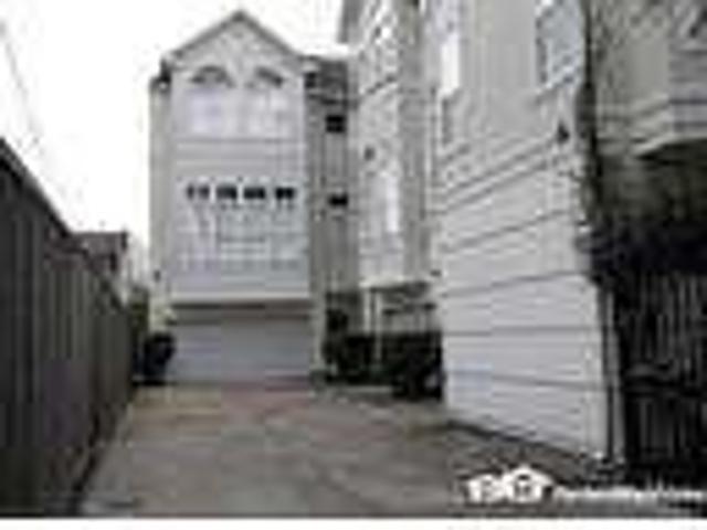 Beautiful 3 story townhome for lease