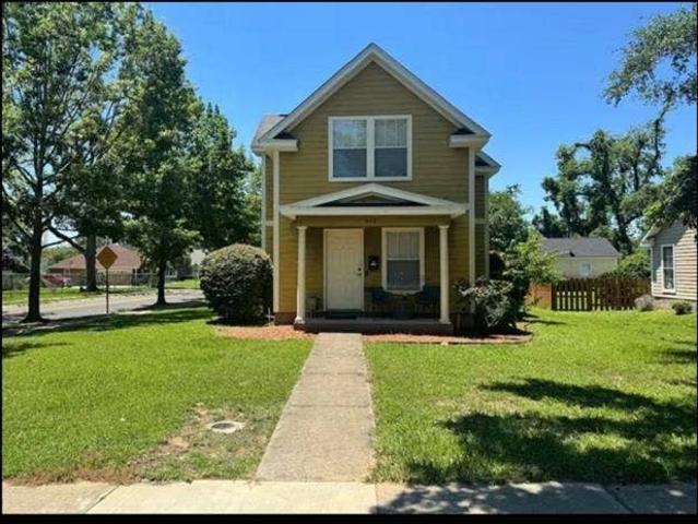 Beautiful 3bd/3bth home w/parking