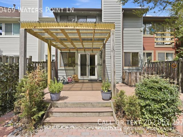 Beautiful 3BR/3.5BA Townhome in Waters Landing ? Finished Basement, Pr